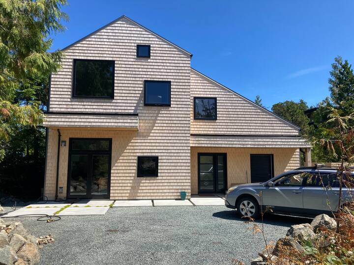 Salt Box Suite In Ucluelet, Bc - Ucluelet