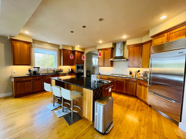 Bright & Spacious Home. Walk To Trails And Stores - Boulder, CO