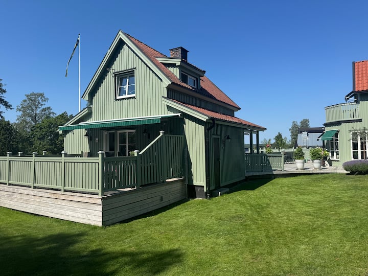 Eget Hus På Ekerö Några Minuters Gång Till Vattnet - Tumba