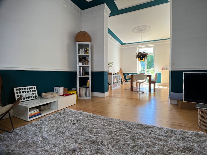 Tolle Altbauwohnung Mit Balkon - Frankfurt (Main) Hauptbahnhof