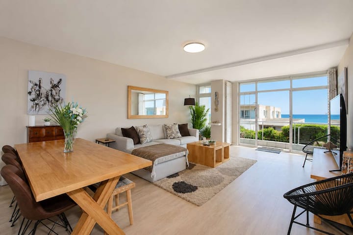 Large Modern 1 Bedroom Apartment At Dolphin Beach - Parklands
