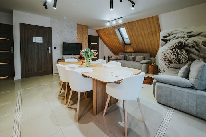 Spacious Apartment Emperor At Krupówki Street - Zakopane
