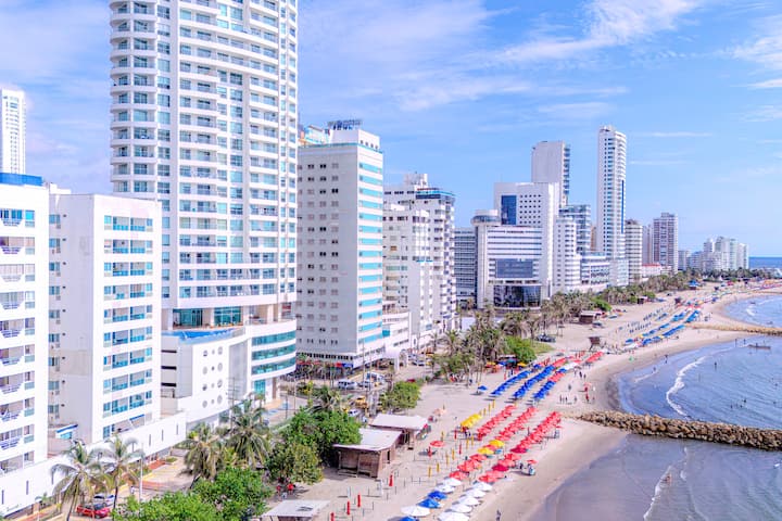 Spacious Beachfront Apartment - Cartagena