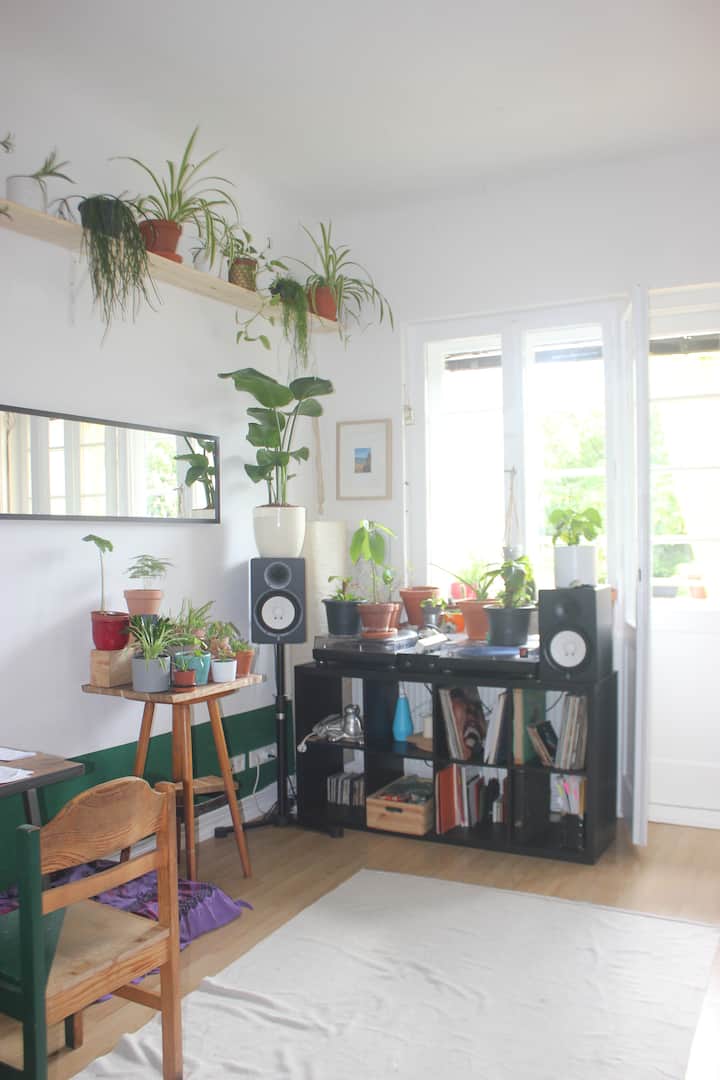 Sunny Top Floor Apartment - Berlin