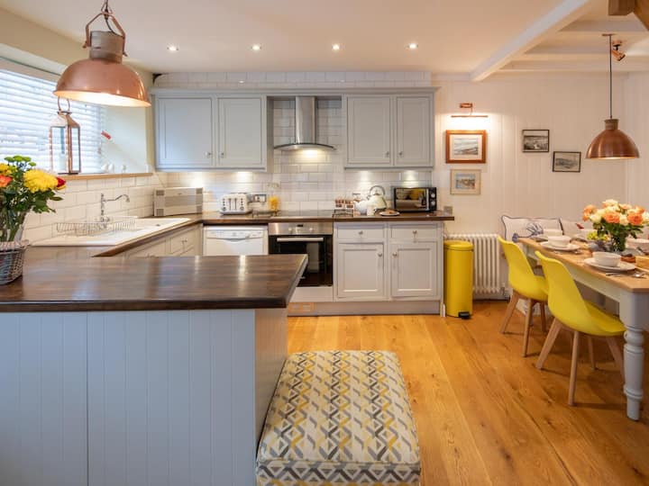 3 Bed In Dartmouth (Oc-74972) - Dartmouth