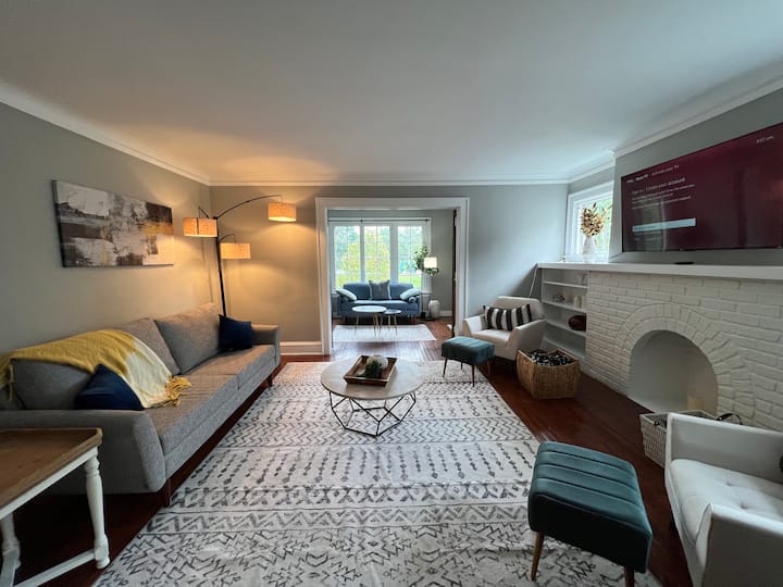 Spacious 2br 2nd Floor Apt Near Clinic/cwru/uh - Cleveland Heights, OH