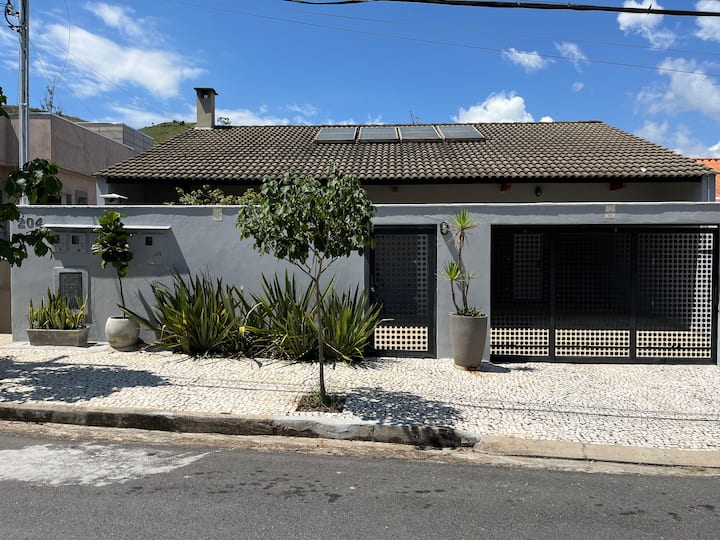 Casa A 4 Quadras Do Centro Com Churrasqueira - Poços de Caldas