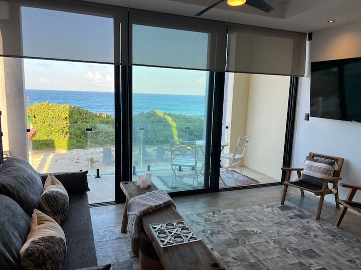 Stylish & Modern, 2 Bed / 2 Bath Oceanfront Condo - Isla Mujeres