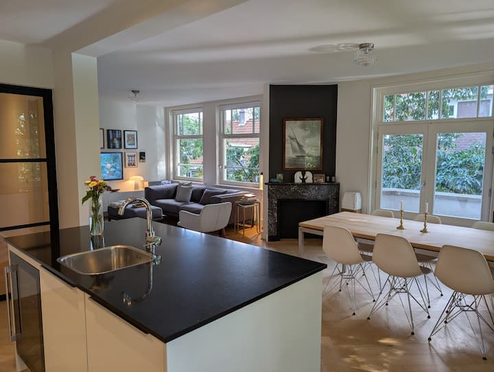 Luxurious Apartment On A Canal - Amsterdam