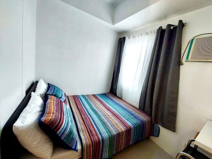 Gorgeous Clean And Bright Condo, - Quezon City