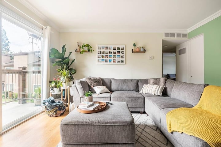 Modern 2 Bed, 1 Bath Condo In Oc - Orange County, CA