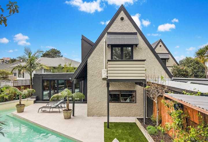 Summer Pool House - Auckland