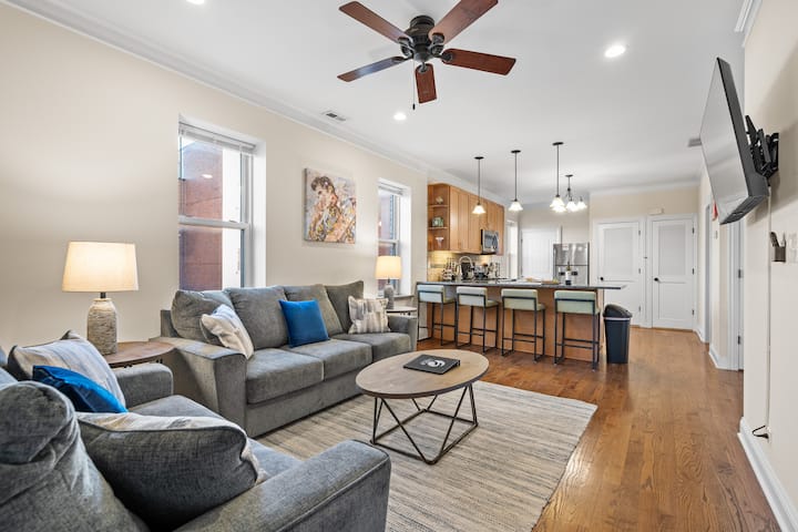 North Center • Walkable • Newyears Week Available! - Chicago, IL