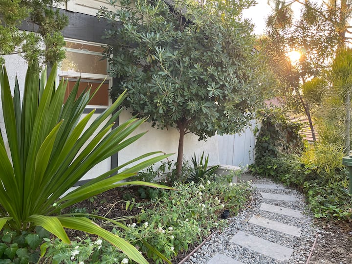 Private Space In Great Location - Calabasas, CA