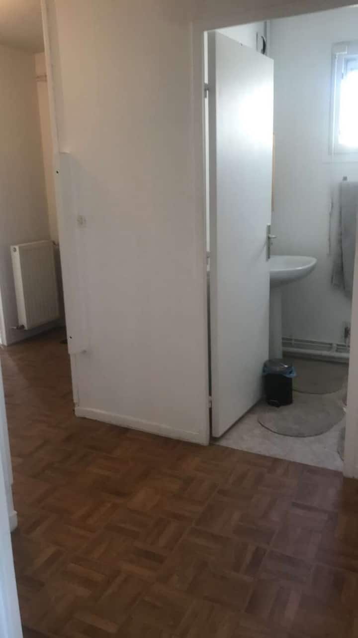 Logement Entier Proche Du Centre - Thuir