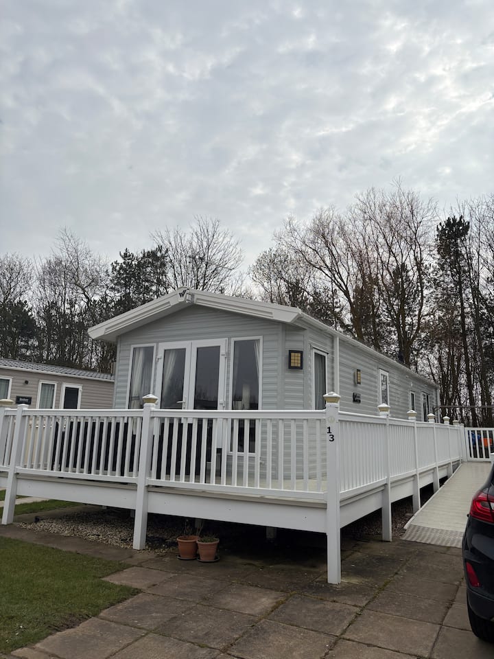 Cleethorpes Beach Caravan. - Cleethorpes