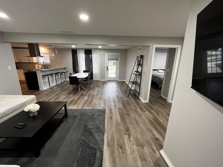 Modern Contemporary Farmhouse - Rochester Hills, MI