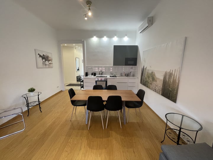 City Center 1, Cozy 2br Apartment In City Center! - Budapest
