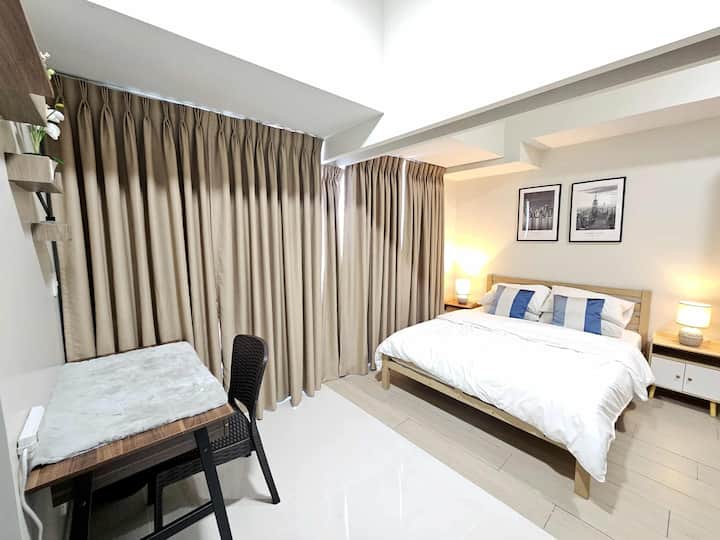 Cozy Uptown Parksuite T2 Balcony Bgc Netflix Dsney - Taguig