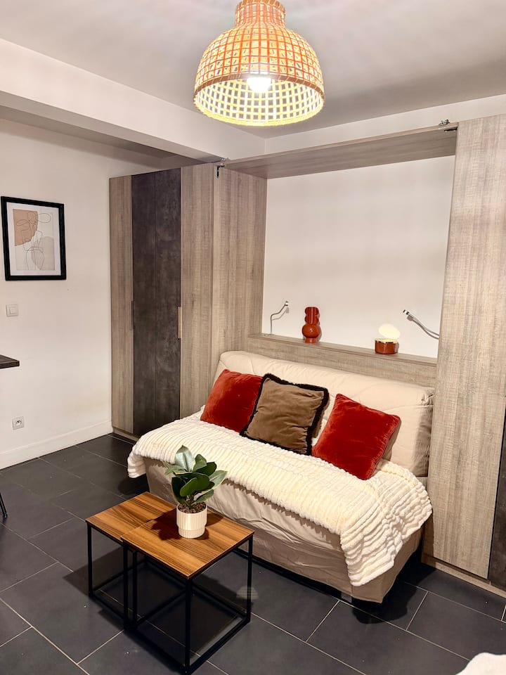 Nid Douillet En Centre Ville - Bagnolet