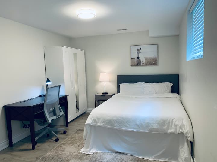 Modern 3br Unit | 3 Ensuit Bathrooms | Luxury - London