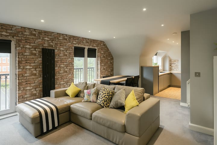 Modern Solihull Stay | Airport & Nec - West Midlands