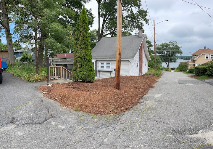 House Near Lake Quinsig/umass! - Worcester, MA
