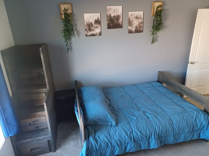 Furnished Bedroom With Shared Bathroom - Buckeye, AZ