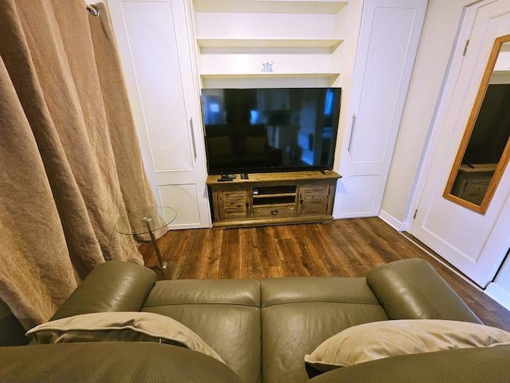 Private 1 Bed Apartment Near City Next To Trainstn - Dublin