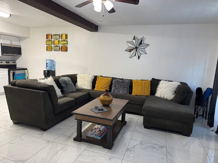Huge In-law Apt Beach Oasis- Private Entrance - Venice, FL