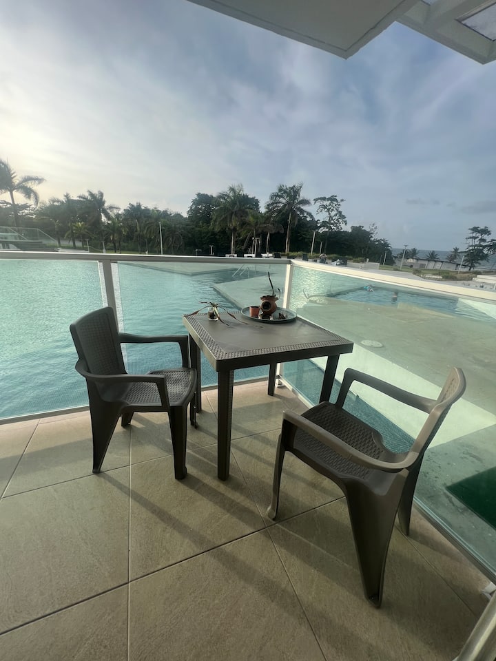 Lindo Apartamento Frente A La Piscina Y  Playa - Panama