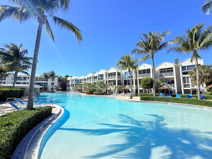 Oceanview • Pool View • Indoor/outdoor Pickleball - Key Largo, FL