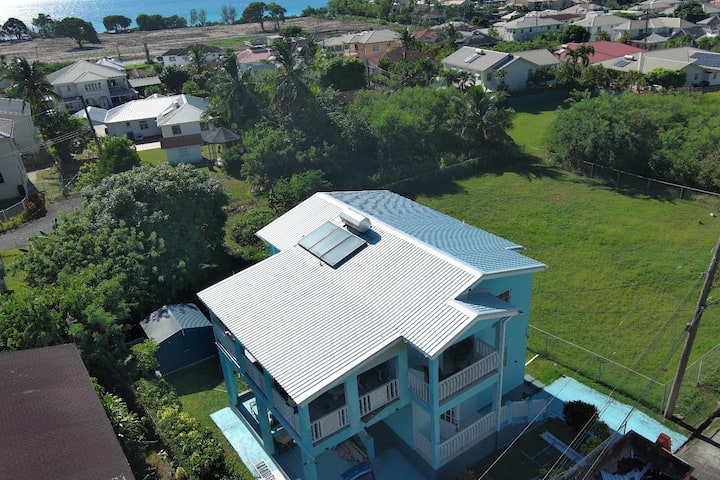 Main Level One Bd Near The Sea - Barbados