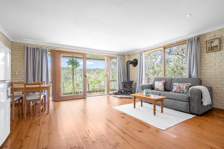 Tranquil Cottage With Valley & Hills Views - Croydon, Australia