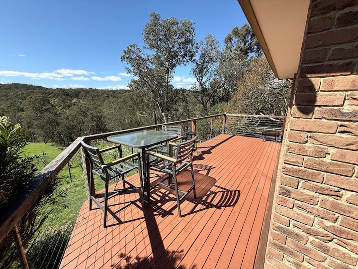 Tranquil Cottage With Valley & Hills Views - Mitcham