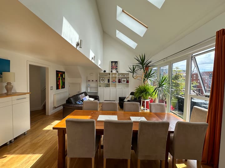 Huge 4 Bedroom City Centre Penthouse + 2xparking - Bristol