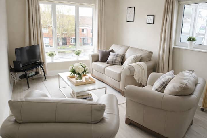 Roomy 2 Bed, With Parking, 6km From City Center - Dublín