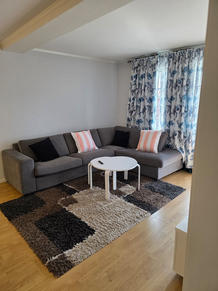 Room In A Secluded Yet Central Apartment - Moss