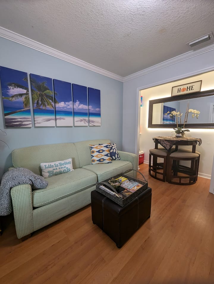 Cozy 1br/1ba Apt & Patio Private • Pet Friendly - Port St. Lucie, FL