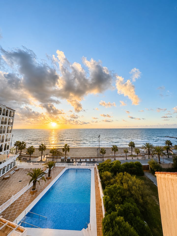 Beachfront Heaven Apartment - Carvajal Beach - Mijas