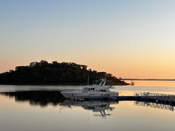 Iate Glória Sem-fim (Praia De Monsaraz) - Monsaraz