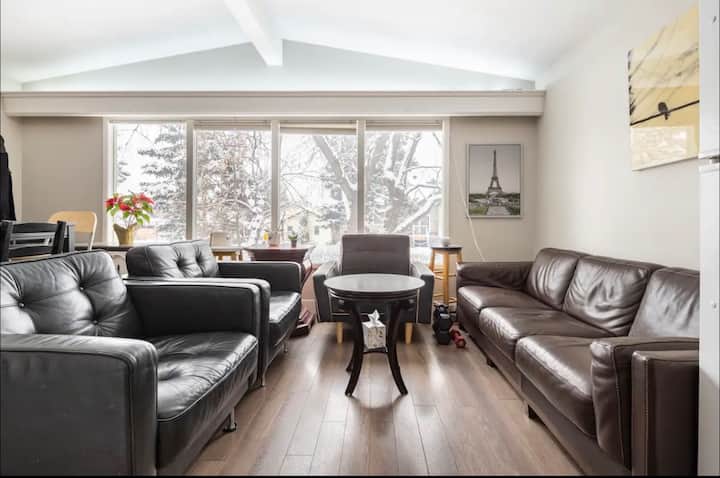 Tiny Private Room. Shared Coed Home. High Loft! - Calgary