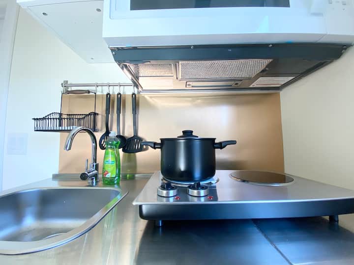 Entire 1br Unit With Private Kitchen & Bathroom - Toronto