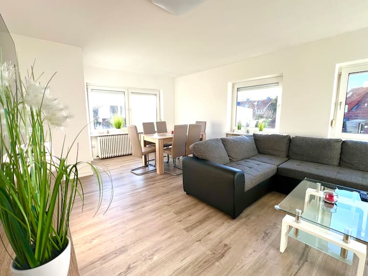 Moderne Wohnung Mit Balkon, Küche, Garten Smart-tv - Emden
