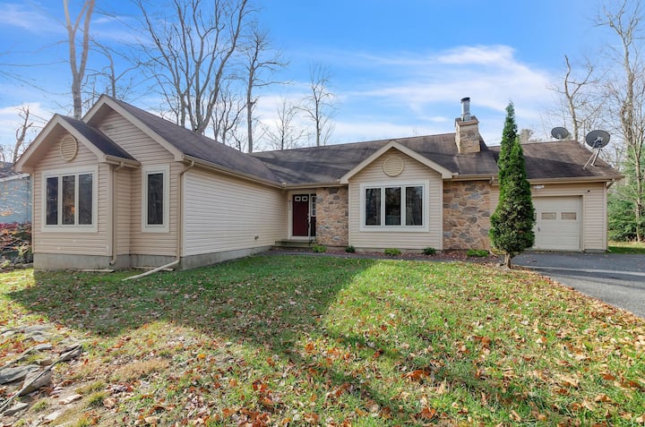 Cozy Ranch Style Home - Mount Pocono, PA