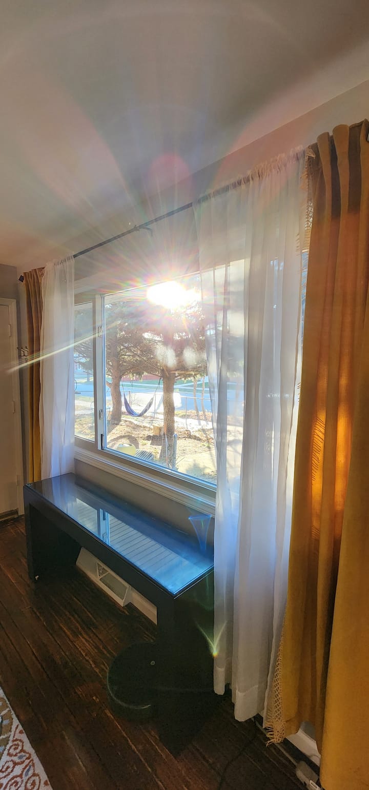 Quiet Heavenly Stay 2 Bd, 1 Bath W Washer & Dryer - Madison, WI