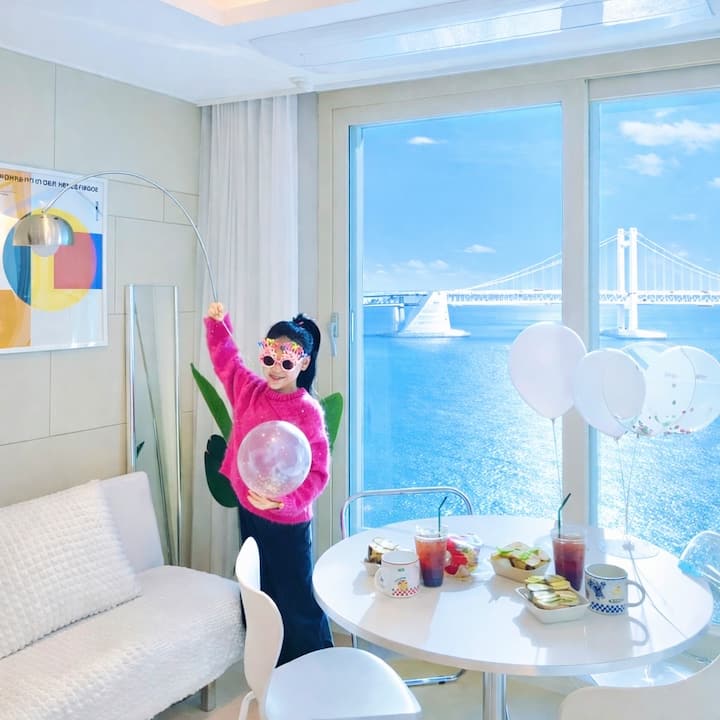 3.합법숙소/풀오션뷰/3룸(침실2+거실)/퀸침대3개/무료주차/광안대교20평/호텔럭셔리콘도 - Busan