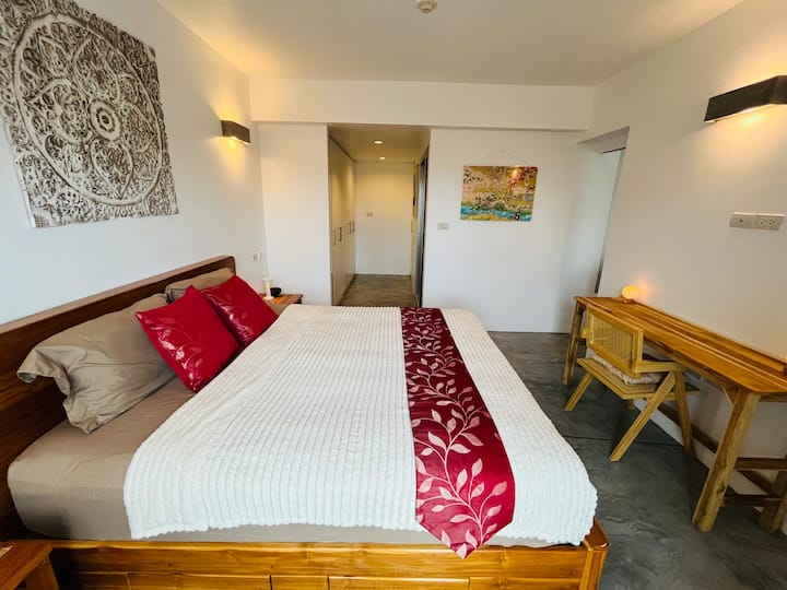 Comfortable Renovated Condo Near Bangrak Beach - Koh Samui