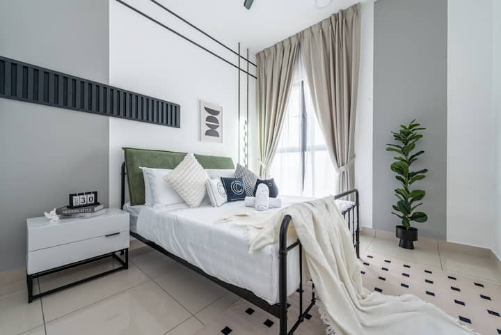 Urban Romp : Free Shuttle To Mrt 3 Stop Klcc 2 Pax - Kuala Lumpur