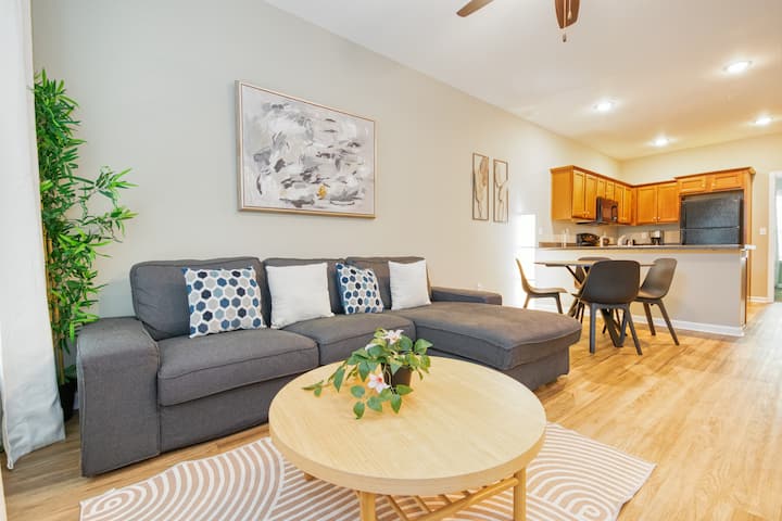 Homey Tallahassee Condo - Tallahassee
